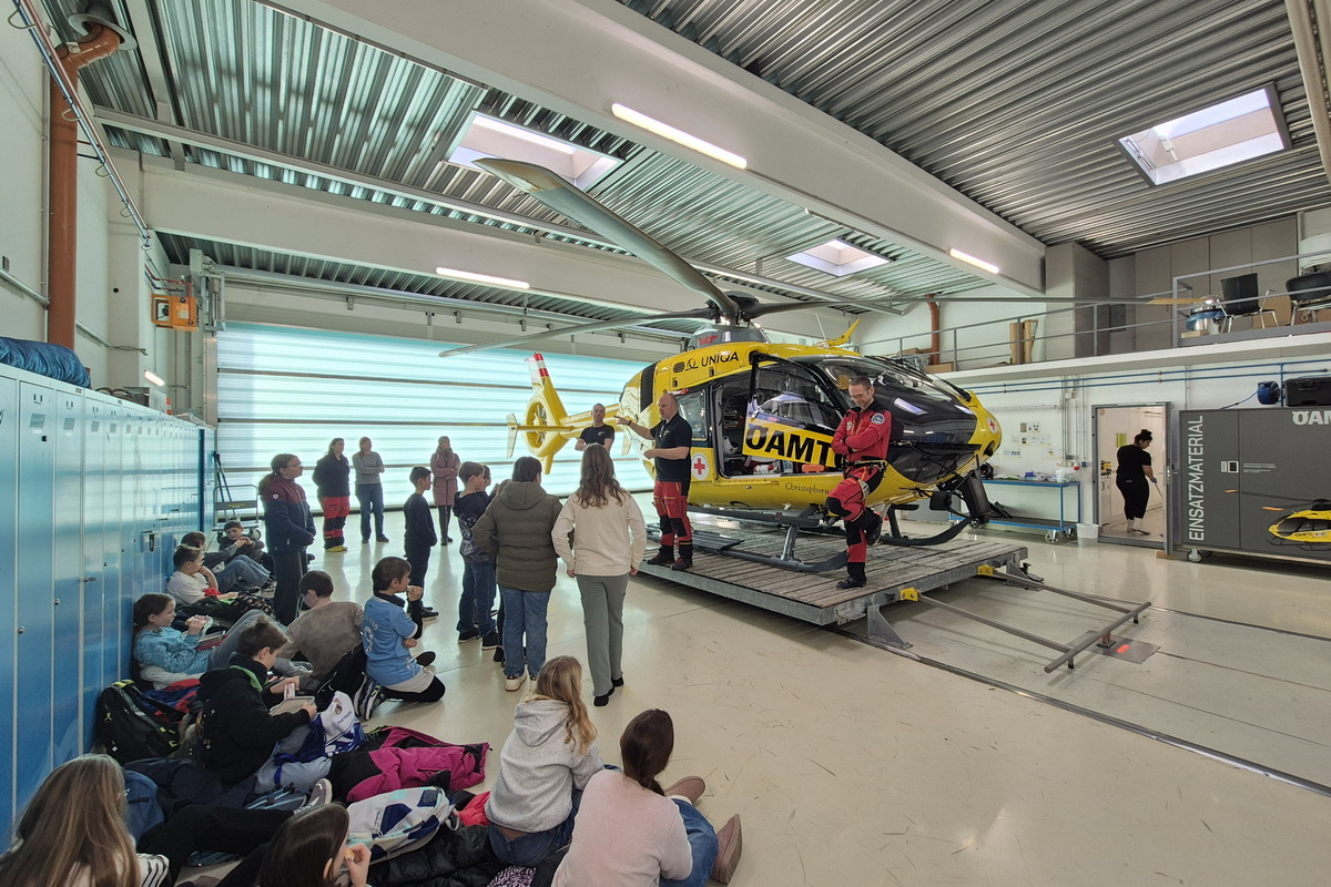 ÖAMTC Flugrettung - Volksschule Frohsdorf